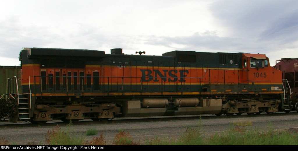 BNSF 1045